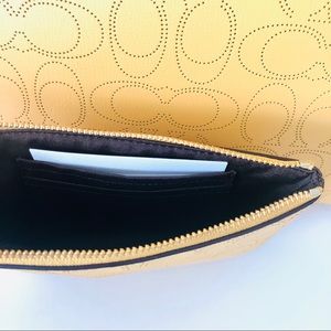 Coach | Bags | Coach Gallery Tote Purse Wallet Set Yellow Leather ...